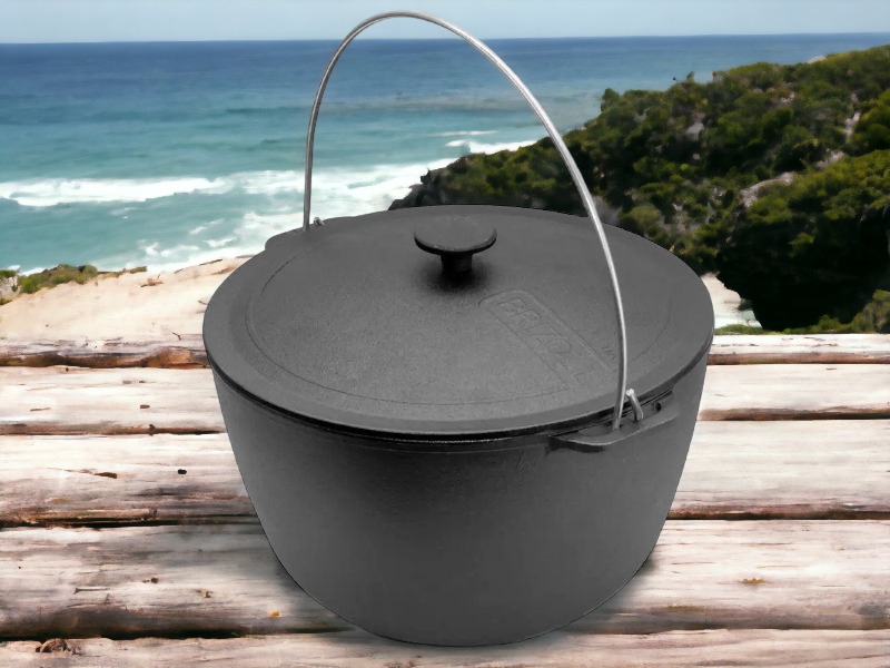 Cast iron pot Tourism 8 L with lid and handle | Averto
